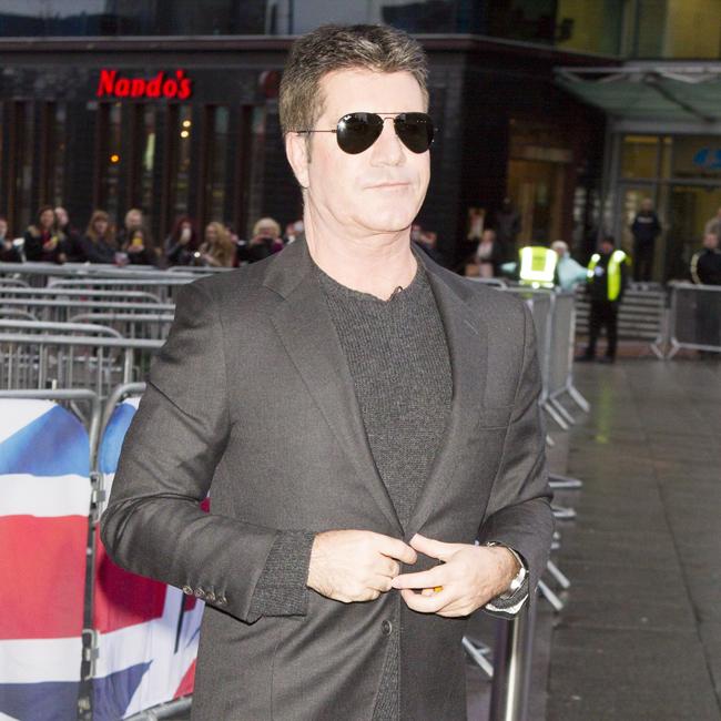 Simon Cowell takes up vaping in bid to quit smoking - Its The Vibe