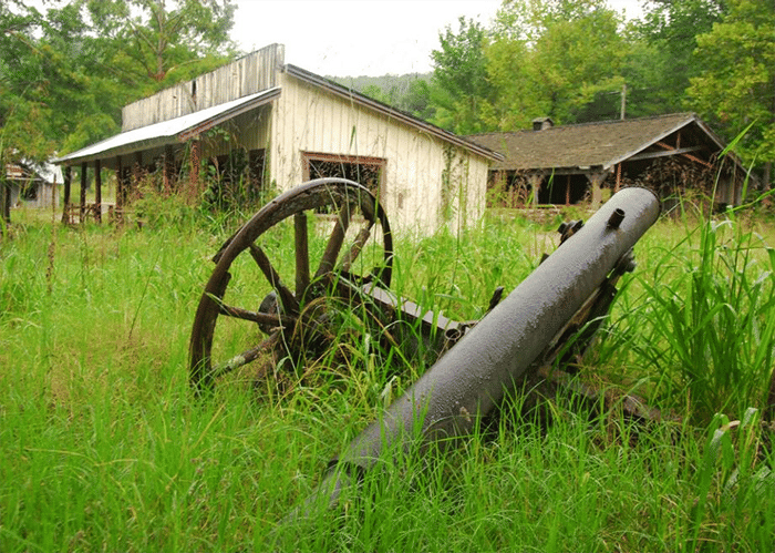 Check Out This Haunting Abandoned Hillbilly Theme Park In Arkansas ...