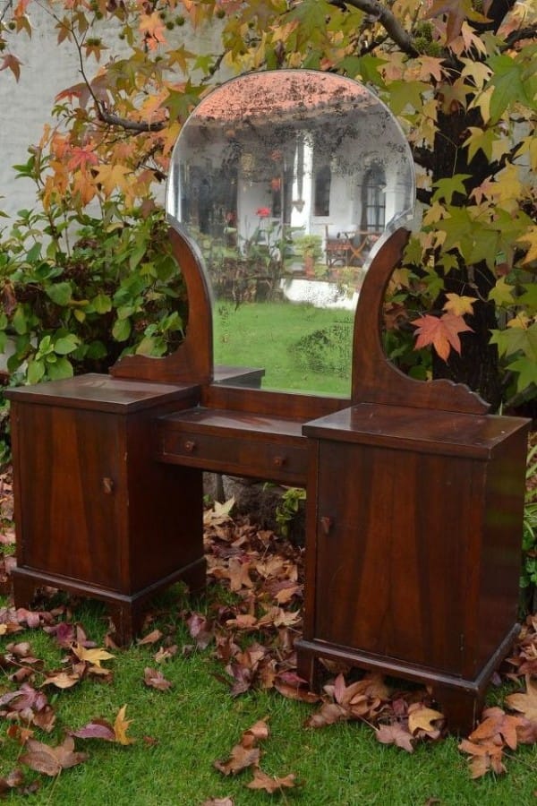 Check Out This Brilliant Vanity Revitilization - Its The Vibe