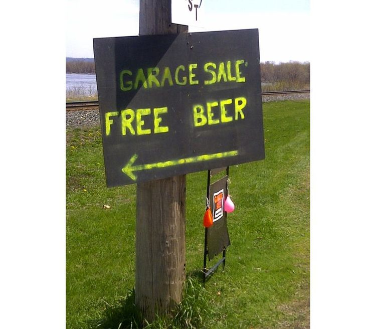 Here Are Some of the Funniest Yard Signs You've Ever Seen