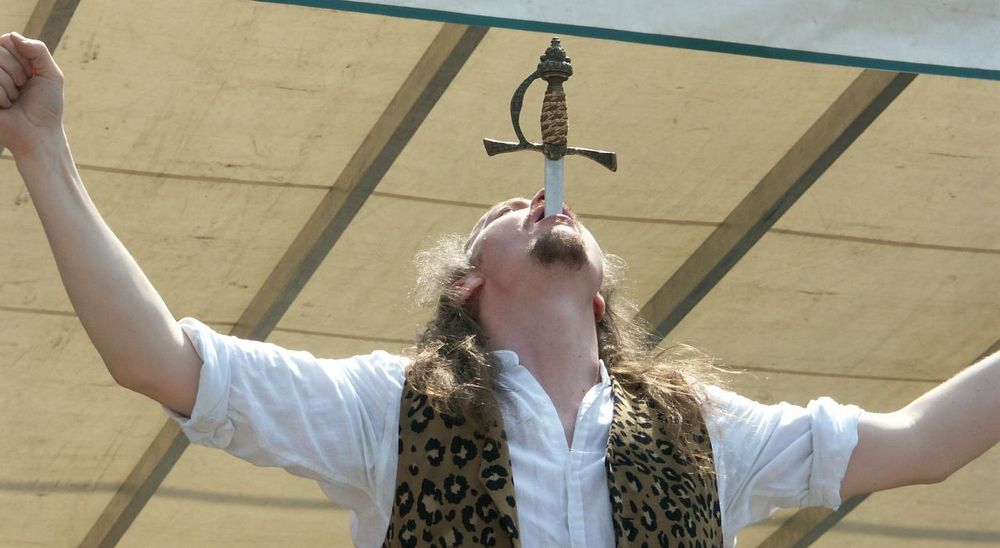 Magic Trick Explanations That’ll Totally Ruin the Façade for You